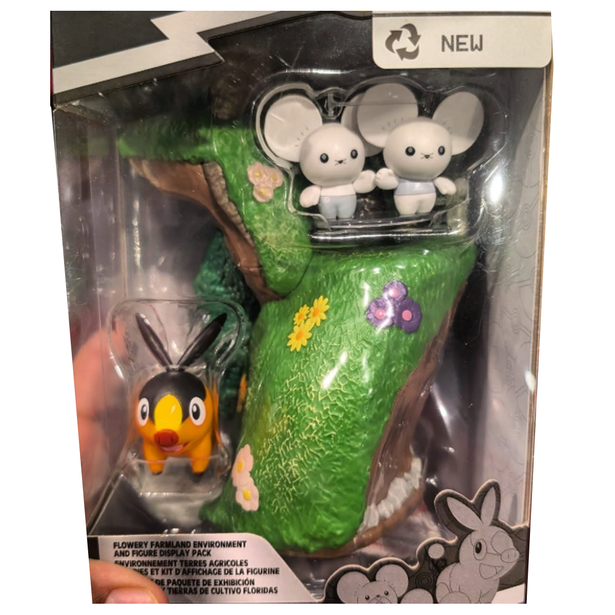 Pokémon Select Flowery Farmland Environment and Figure Display Pack