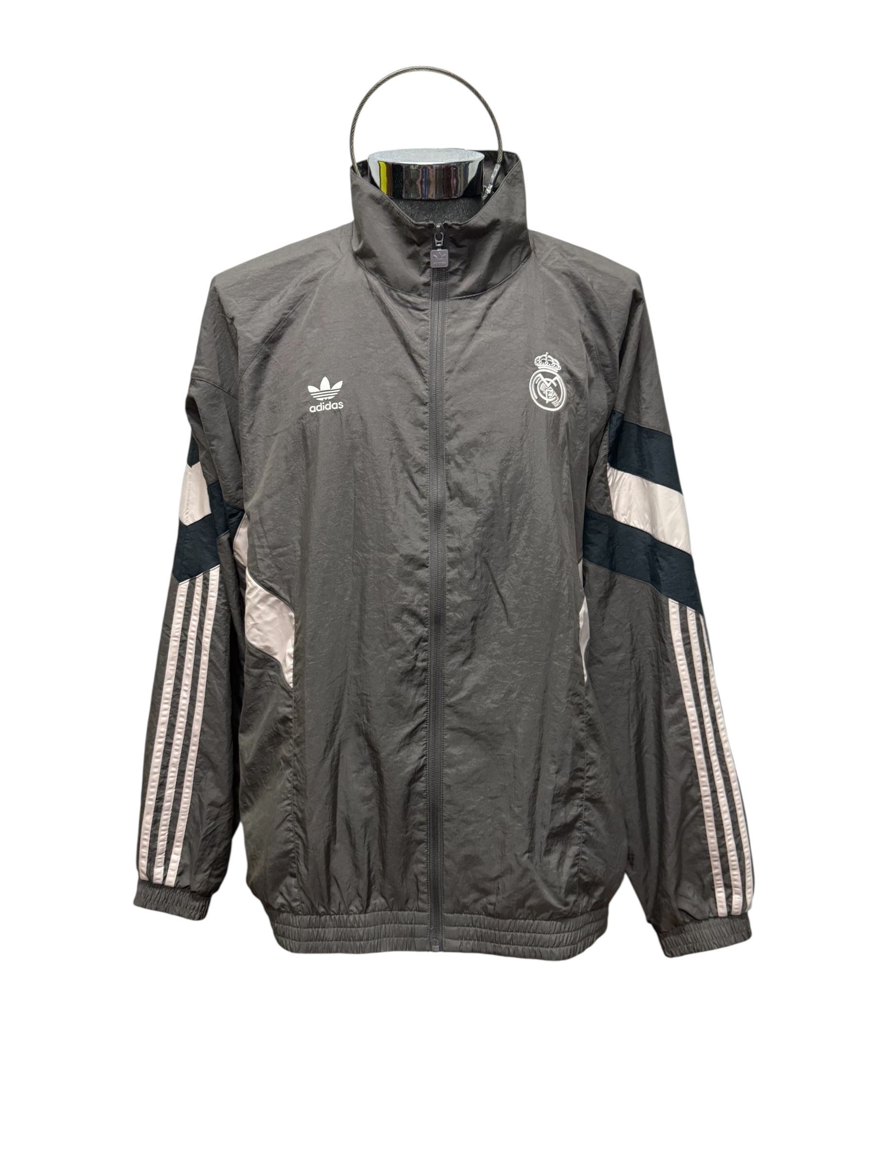 Chamarra Rompevientos Adidas originals del Real Madrid de España JI9479